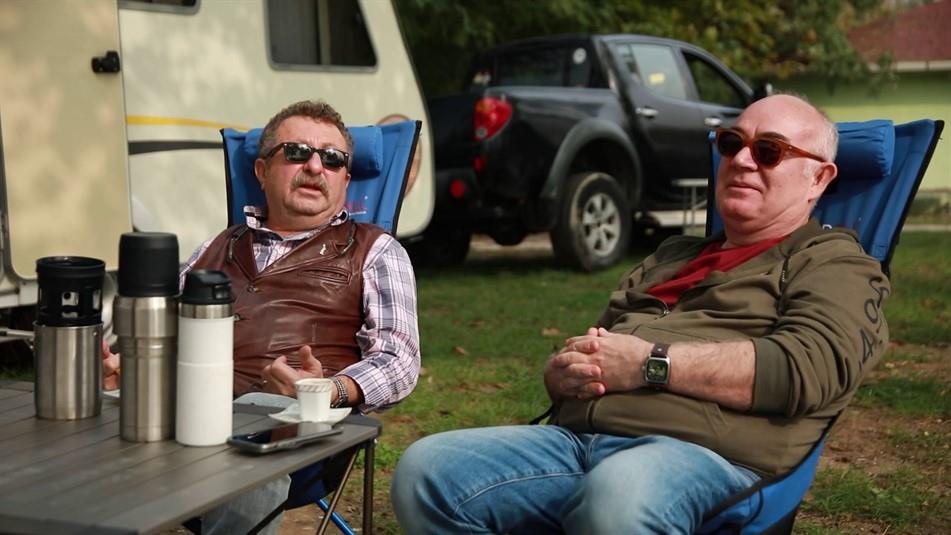 Erkan Can ve Güven Kıraç Karavanda - Gezi - beIN CONNECT