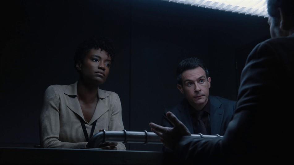 FBI - 6.Sezon 1.Bölüm HD İzle